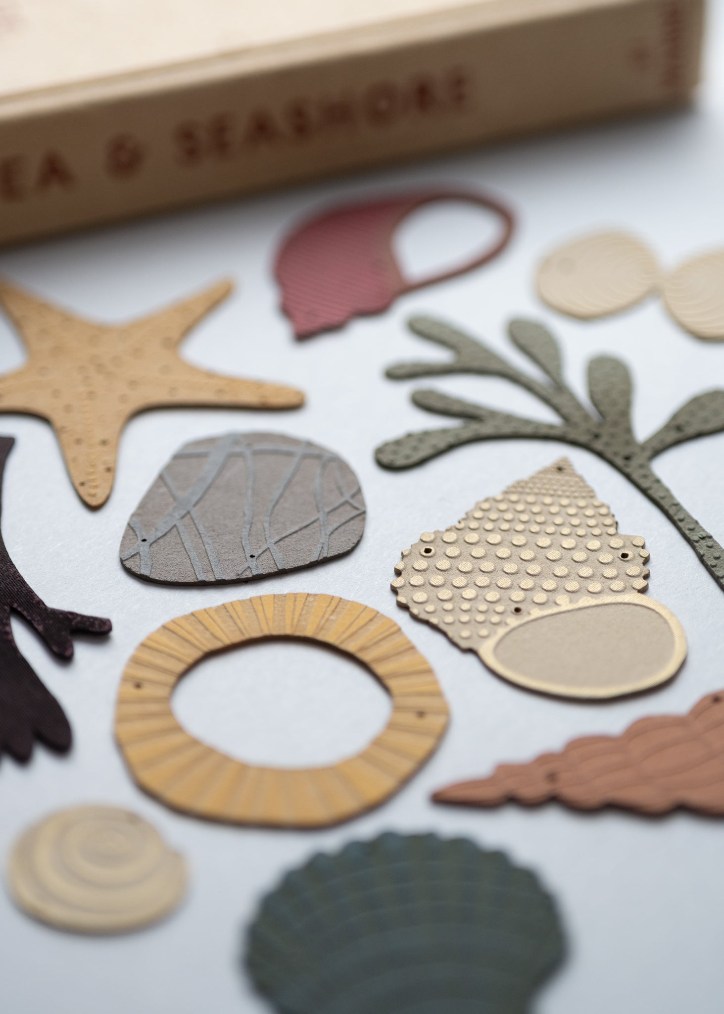 Hannah Nunn - nature inspired paper lighting, and wallpaper